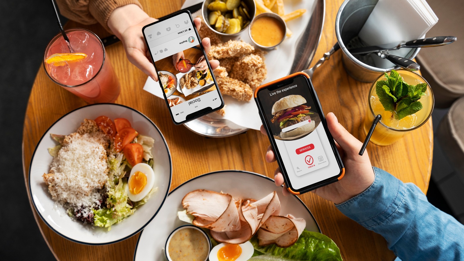 Why Tourists Should Be Cautious Of Highly Rated Restaurants With Tons ...